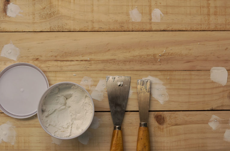 A quoi sert le mastic bois et comment l'utiliser