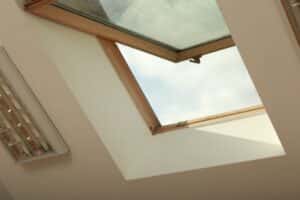 Comment bien prendre les mesures et calculer les dimensions pour un velux